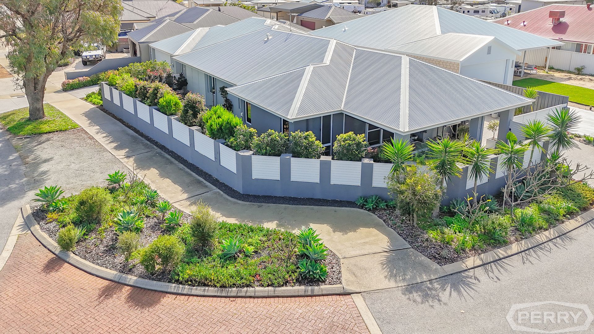 1 Len Howard Drive, Erskine | H.& N. PERRY