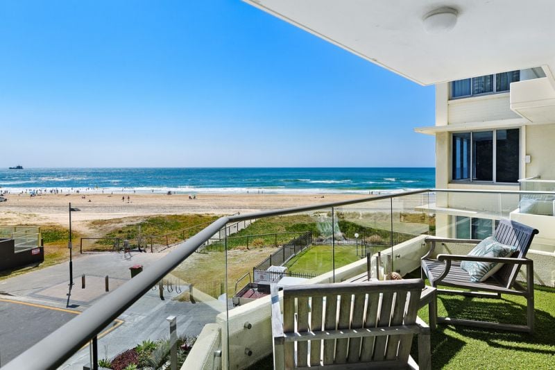Apt 5 "Berkley on the Beach" 25 Northcliffe Terrace, SURFERS PARADISE ...