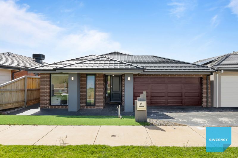 85 Cosgrove Drive, Maddingley | Sweeney Estate Agents