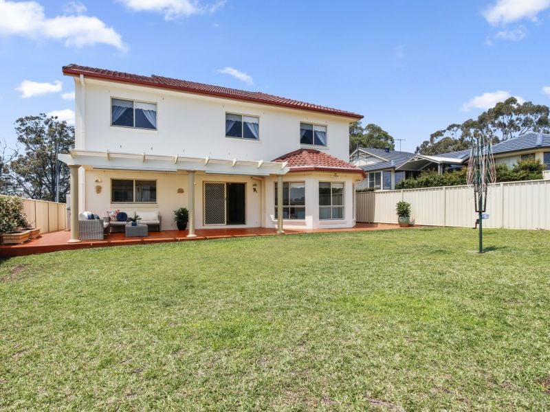 Real Estate For Sale - 10 Thompson Avenue - Illawong , NSW