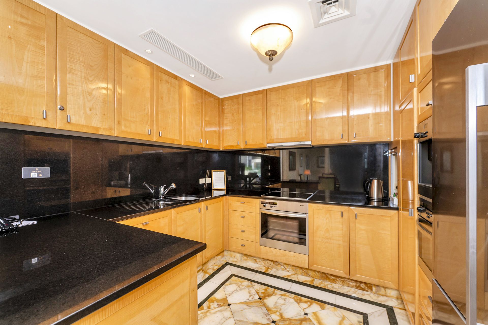 10/94 Sea World Drive, Main Beach | Amir Prestige Group