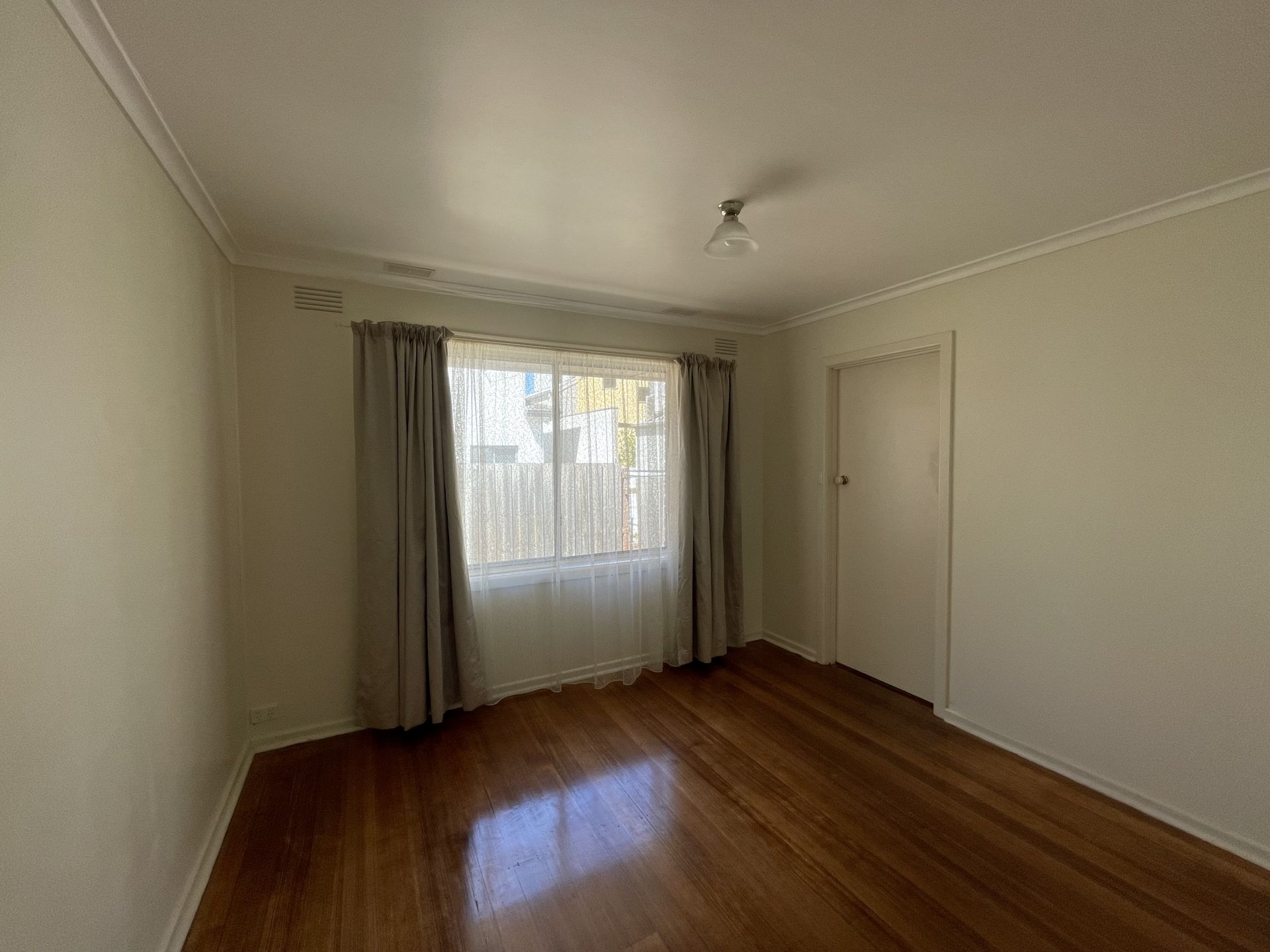 4/8 Station Street, SEAHOLME | Sweeney Estate Agents
