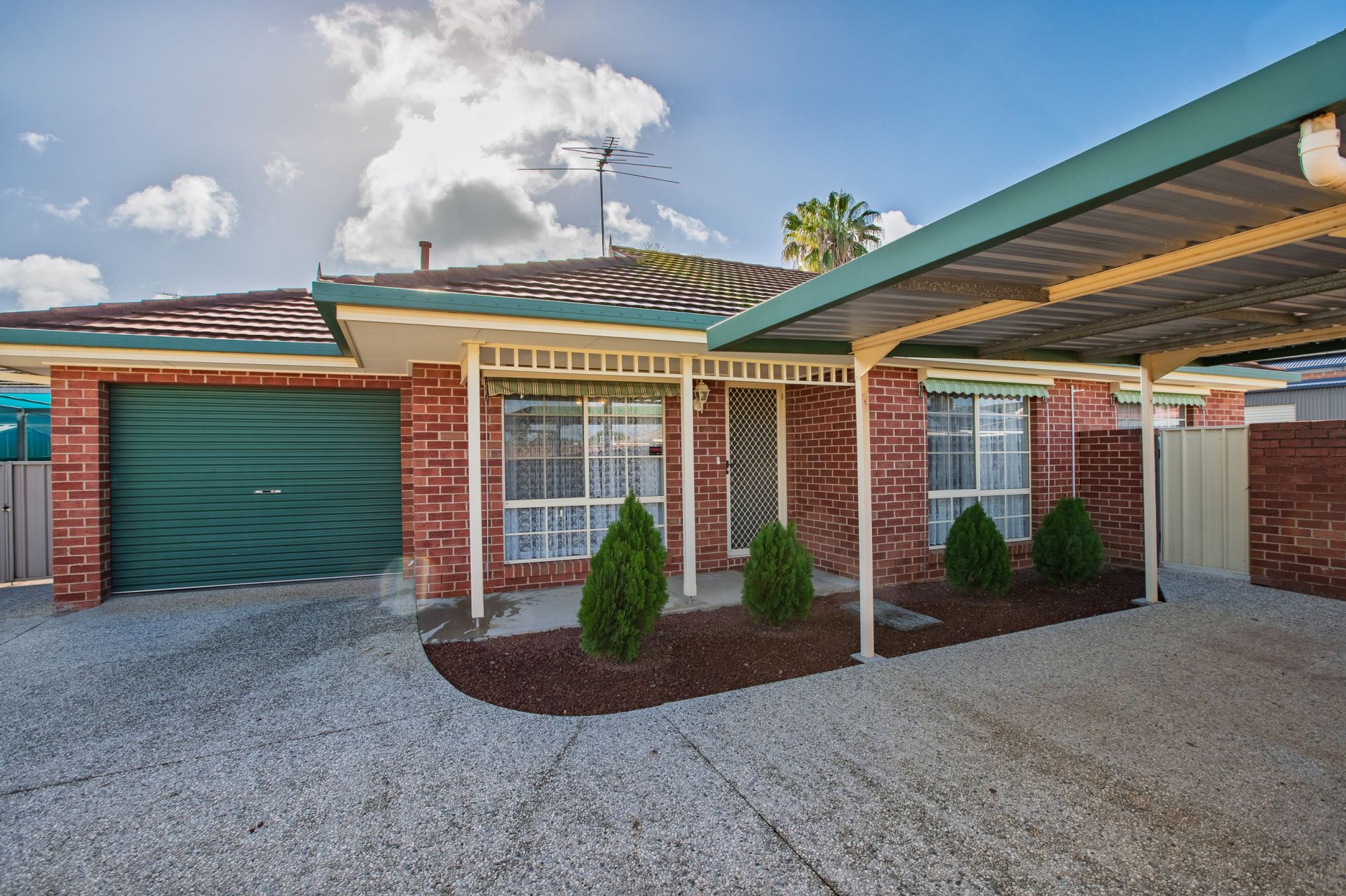 2/26 Jackling Drive, Lavington | Gilson Yonson Real Estate