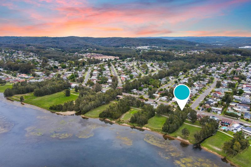 Real Estate For Sale - 355 Lakedge Avenue - Berkeley Vale , NSW