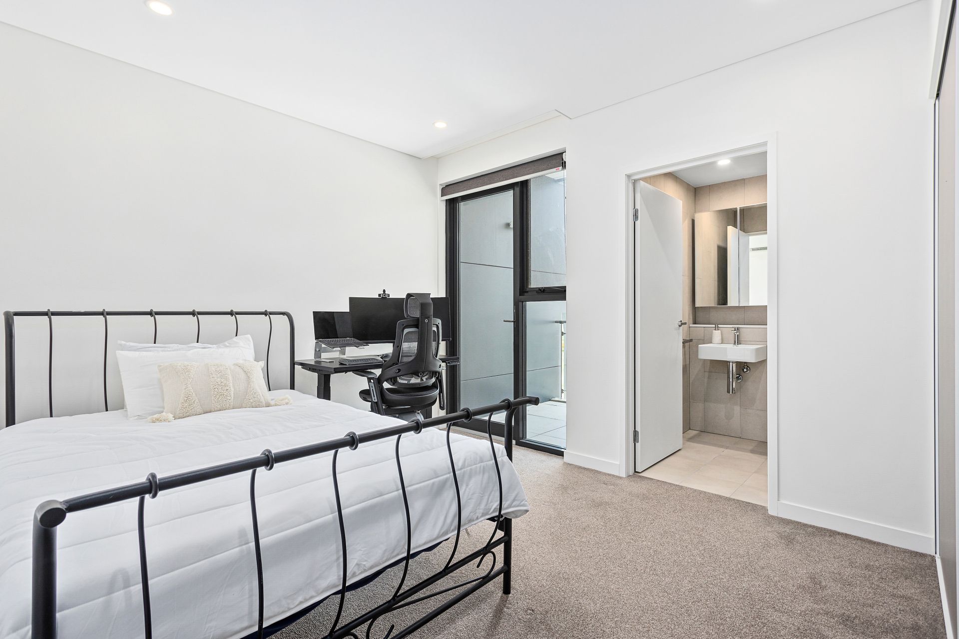 Real Estate For Sale - 413/83 Campbell Street - Wollongong , NSW