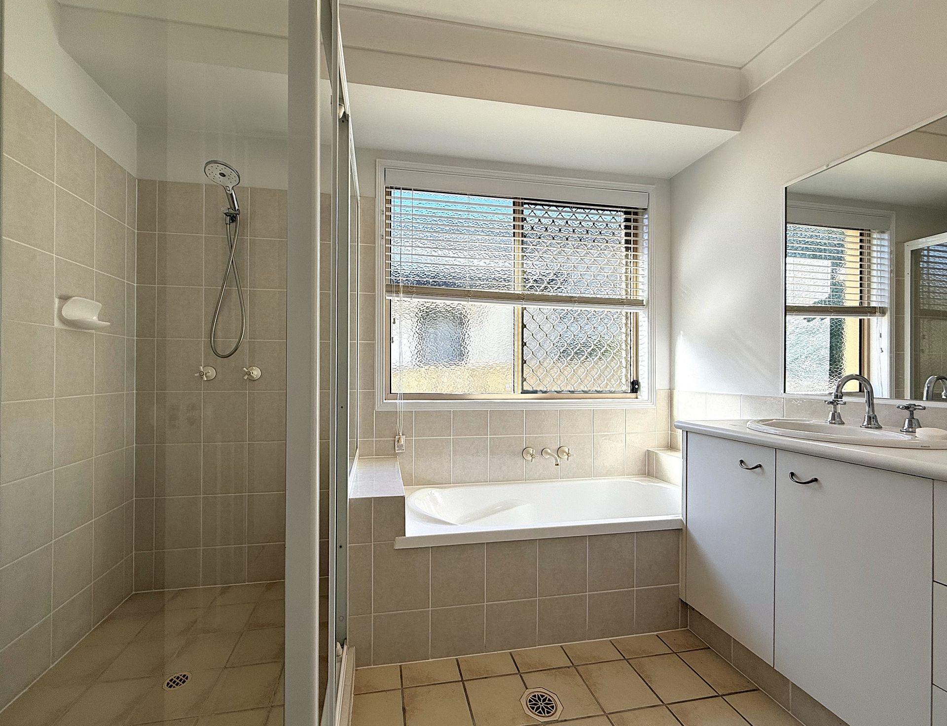 1/18 Wuruma Court, Elanora | DJ Stringer Property Services