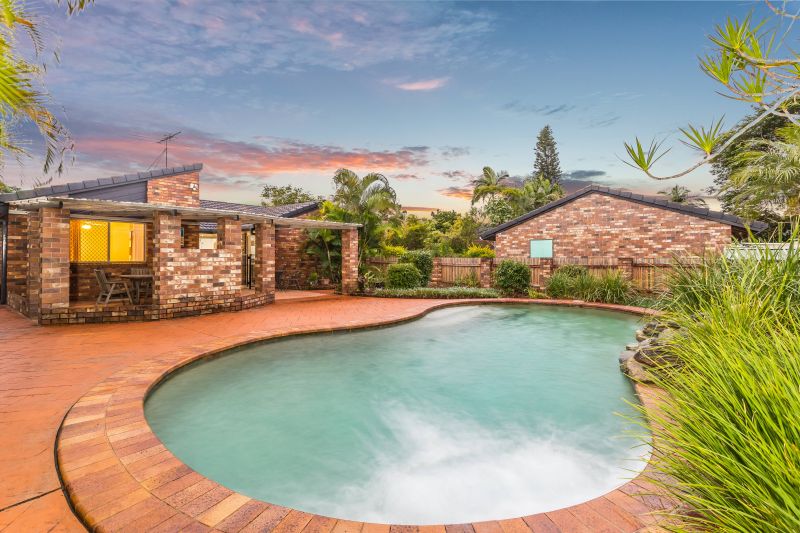 Real Estate For Sale - 33 Firetail Court - Morayfield , QLD