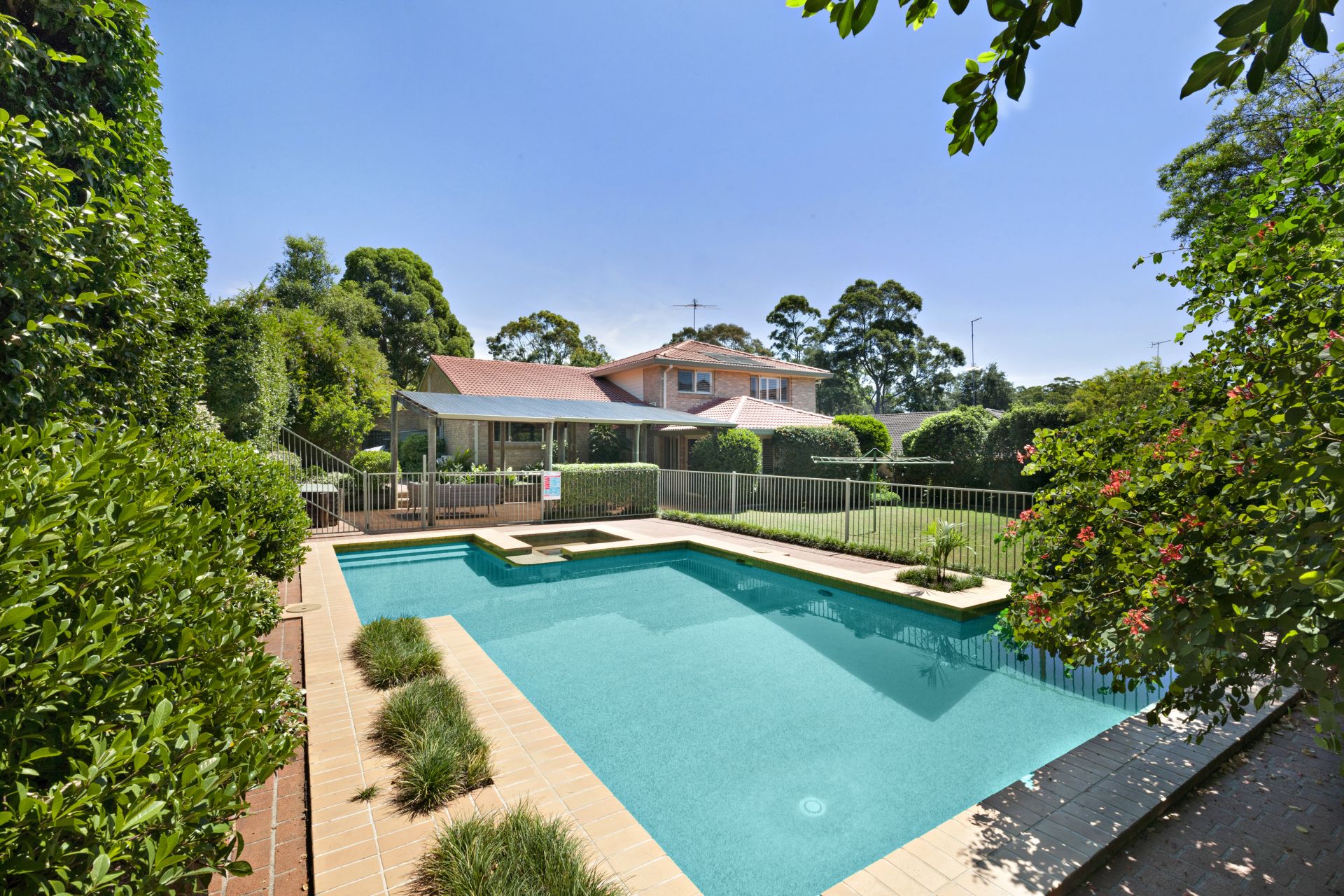 Real Estate For Sale - 2 Melissa Place - West Pennant Hills , NSW