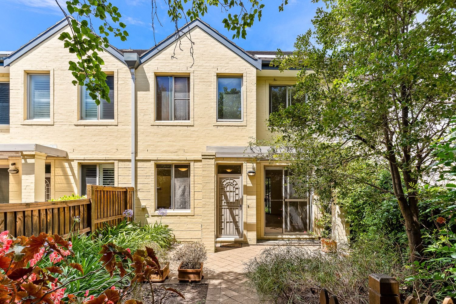 Real Estate For Lease - 3 Hycraft Walk - Five Dock , NSW