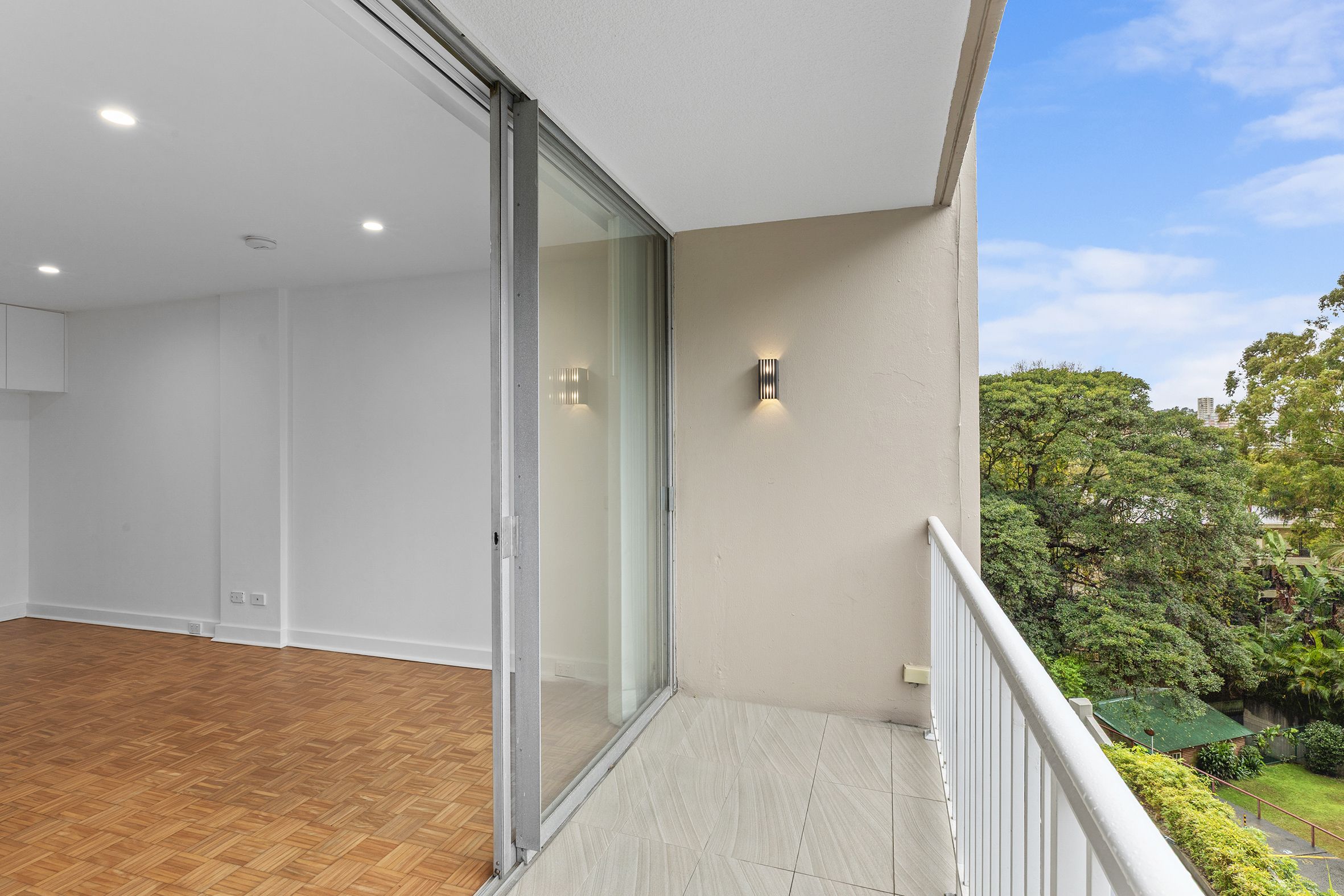 Sold - 301/76 Roslyn Gardens - Rushcutters Bay , NSW 2011