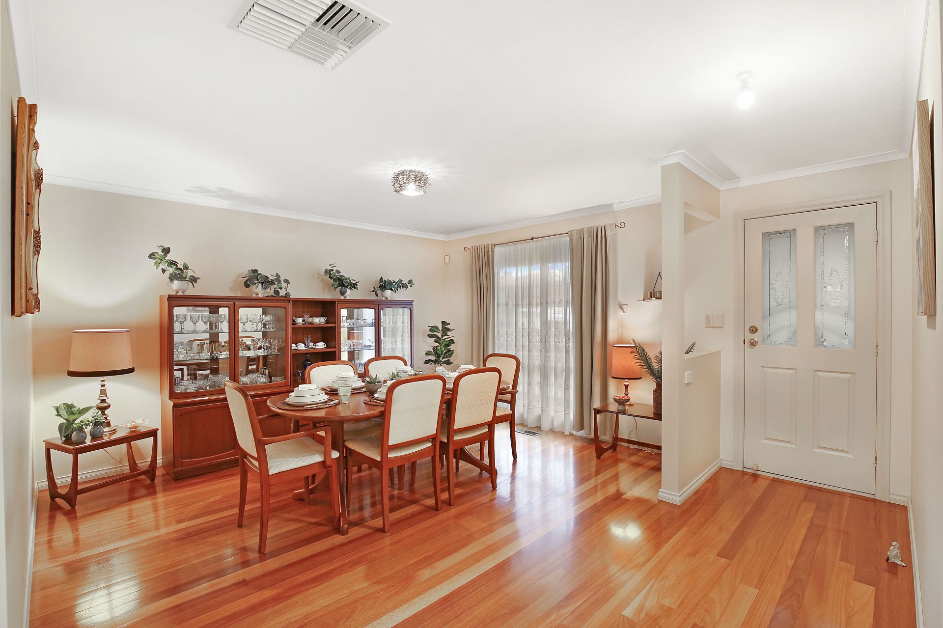 Real Estate For Sale - 1 Roe Way - Mill Park , VIC