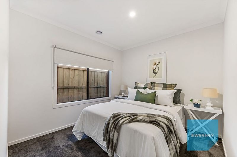 32 Anna Road, FRASER RISE | Sweeney Estate Agents