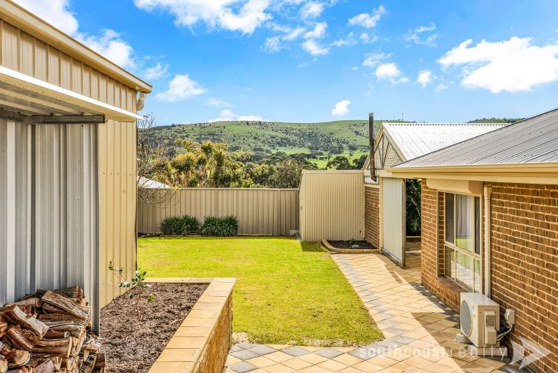 41 Agnes Gillespie Drive, Hayborough | South Coast Realty
