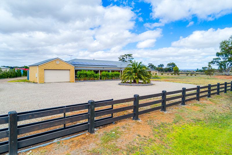 14 Ruxton Way, Hopetoun Park | Sweeney Estate Agents
