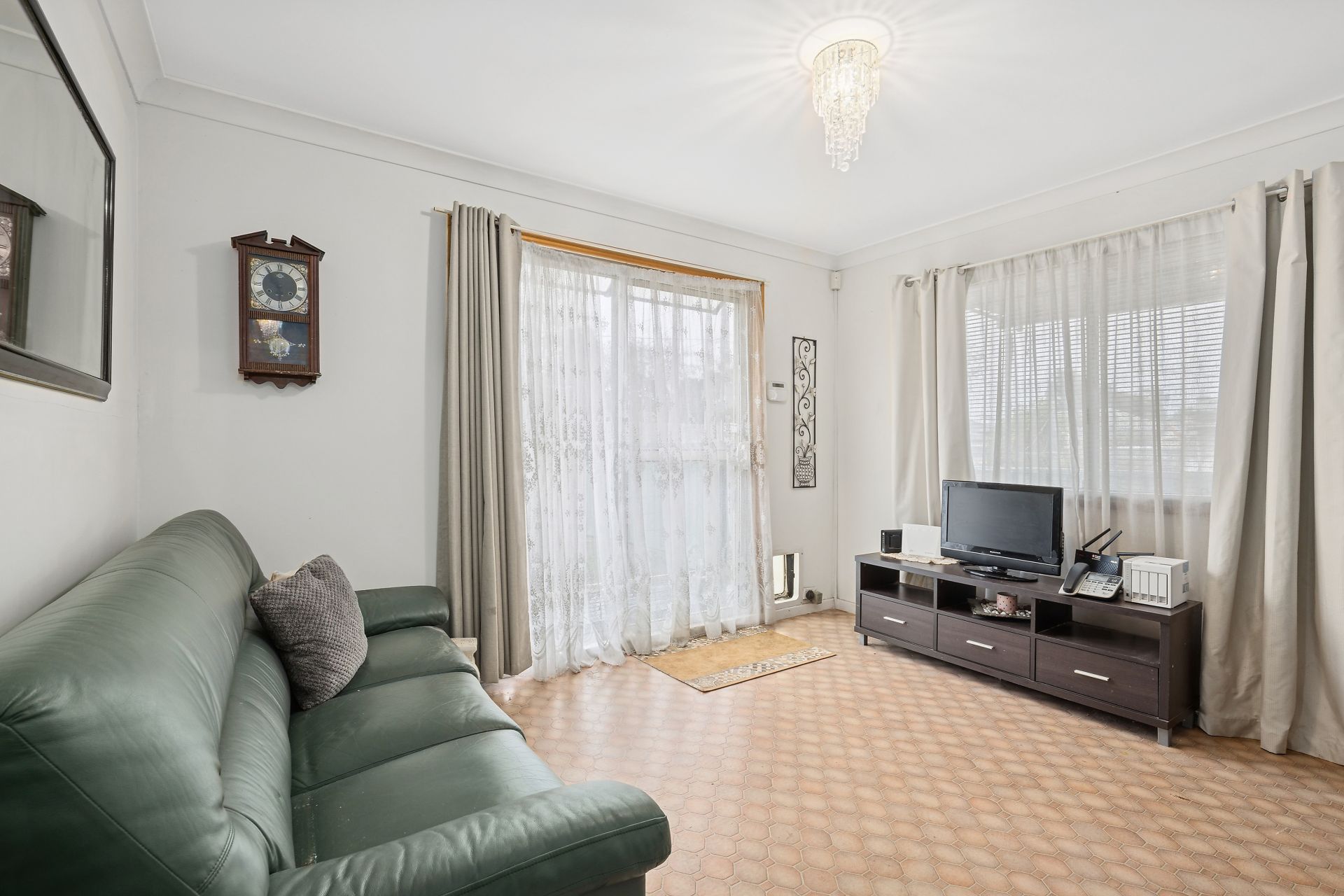 Real Estate For Sale - 22 Hermitage Crescent - Cartwright , NSW