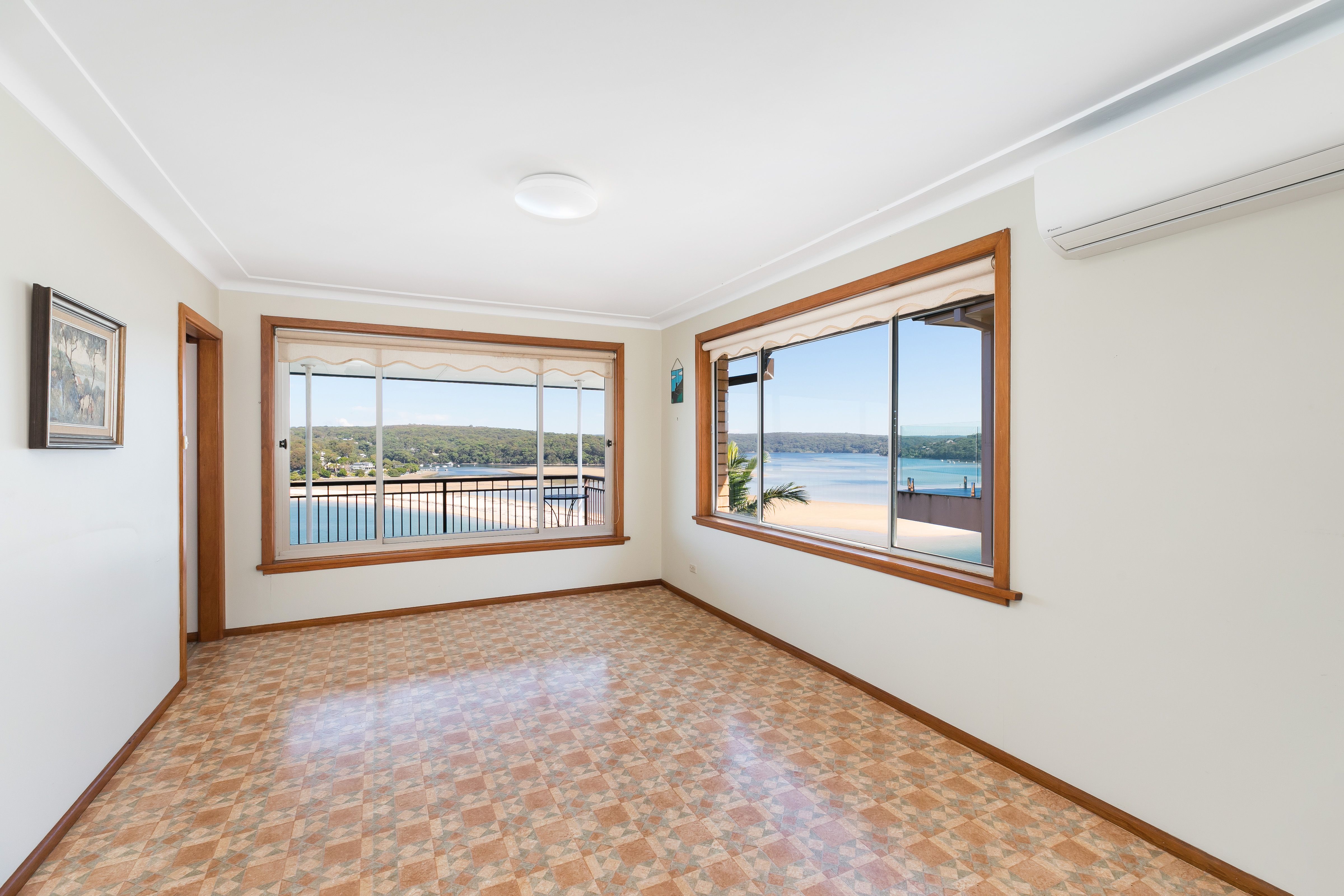 8 Loch Lomond Crescent, BURRANEER, NSW - Abode Property Agents