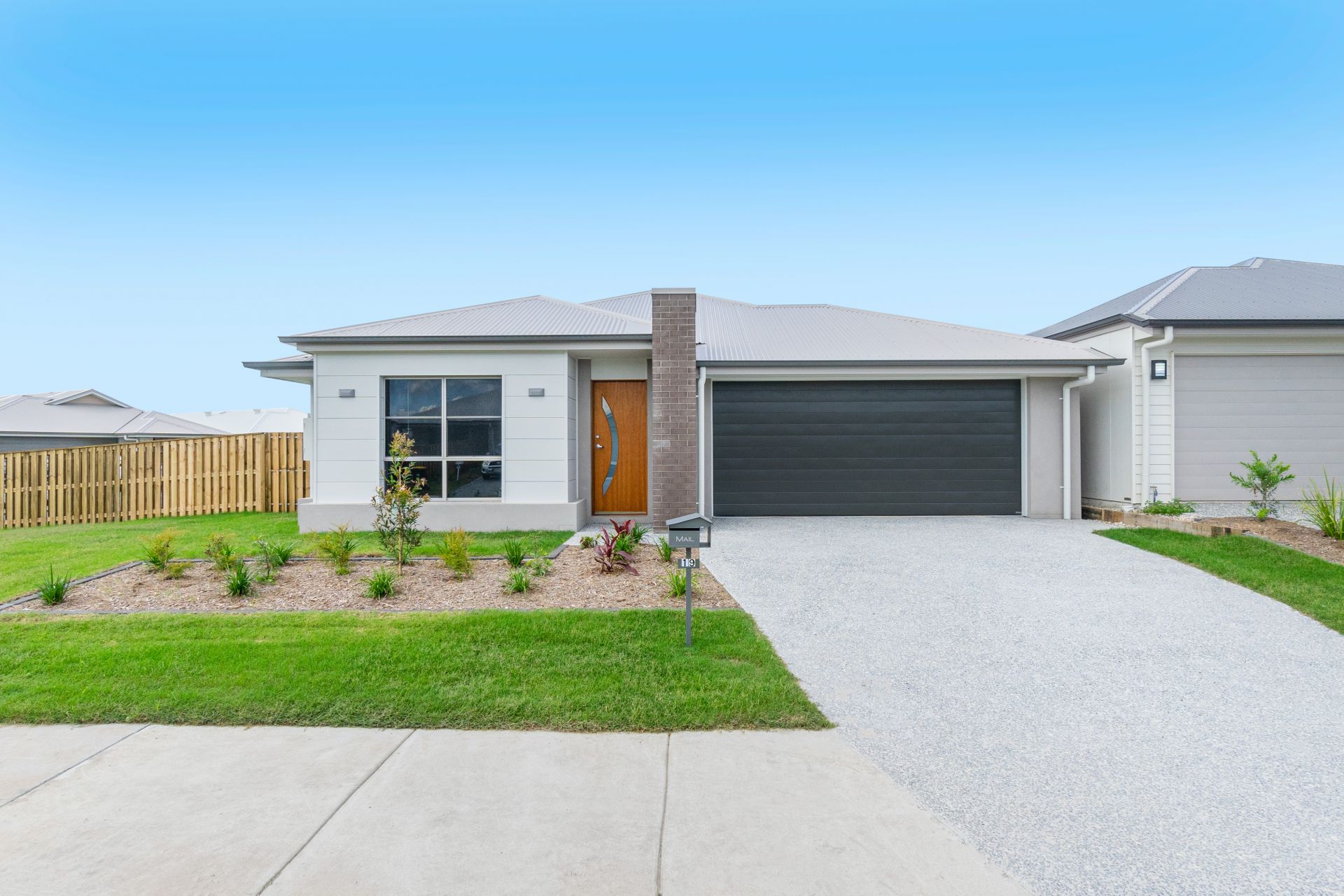 19 Stockyard Lane, Park Ridge | Castle Property Agents