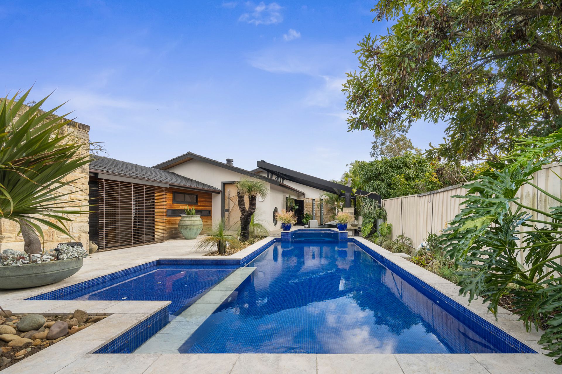 99 Kangaroo Point Road, Kangaroo Point | Luxe Agency by Maurice Maroon