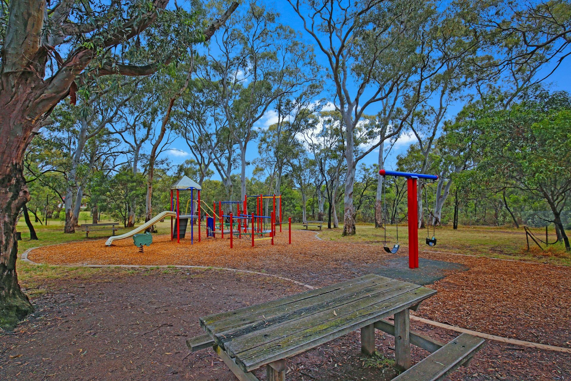 Real Estate For Sale - 35 Gresswell Park Drive - Watsonia , VIC