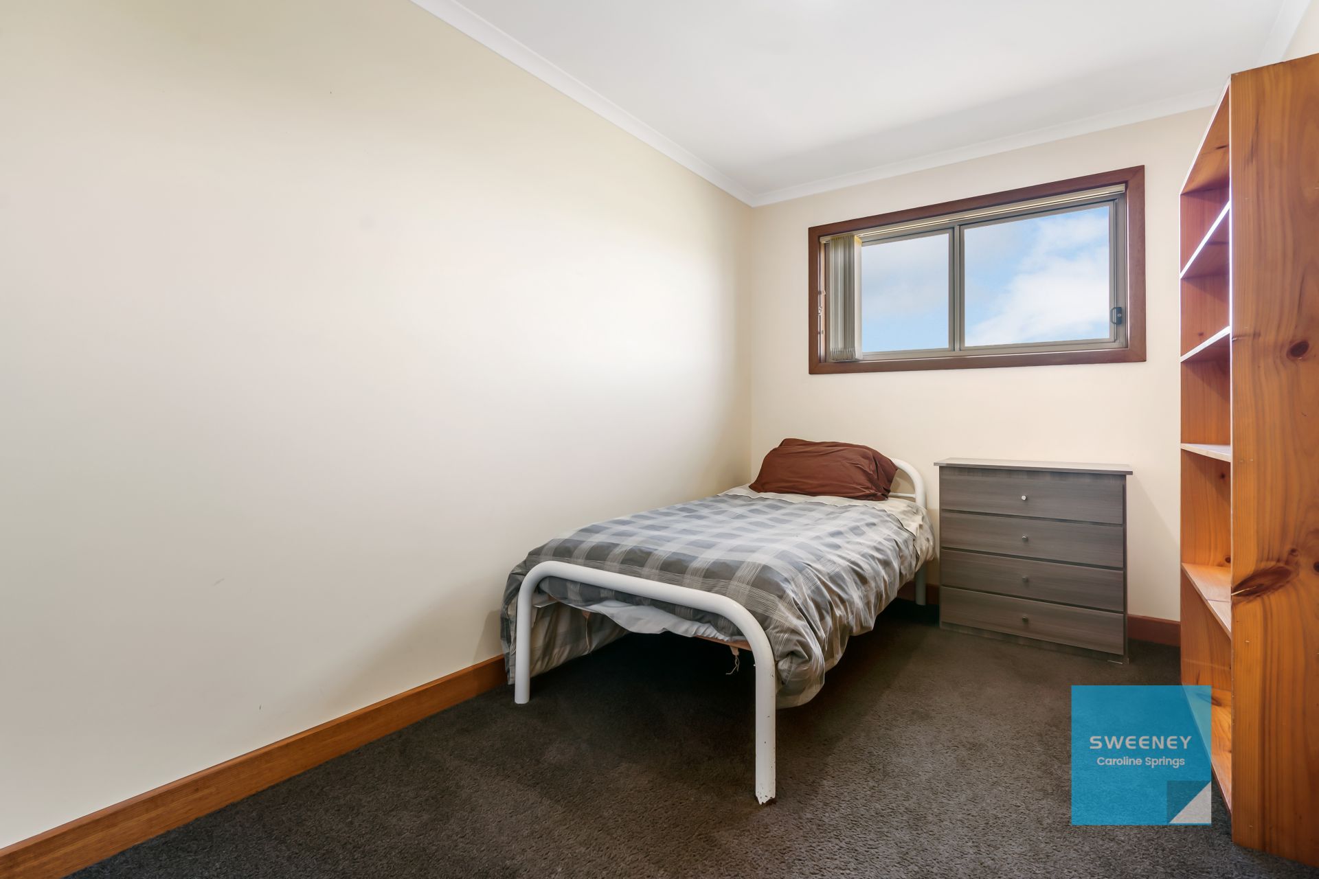 15 Gard Road, MOUNT COTTRELL | Sweeney Estate Agents