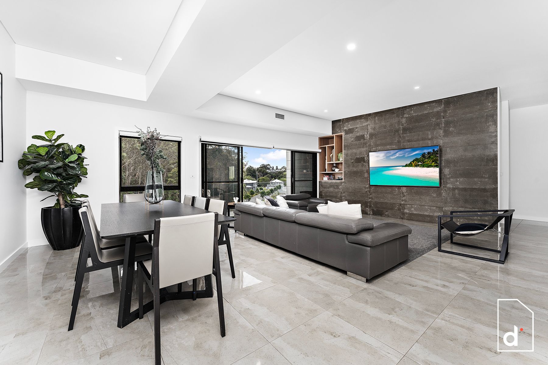 Sold property: $1600000 for 45 Redgum Forest Way - Figtree , NSW 2525