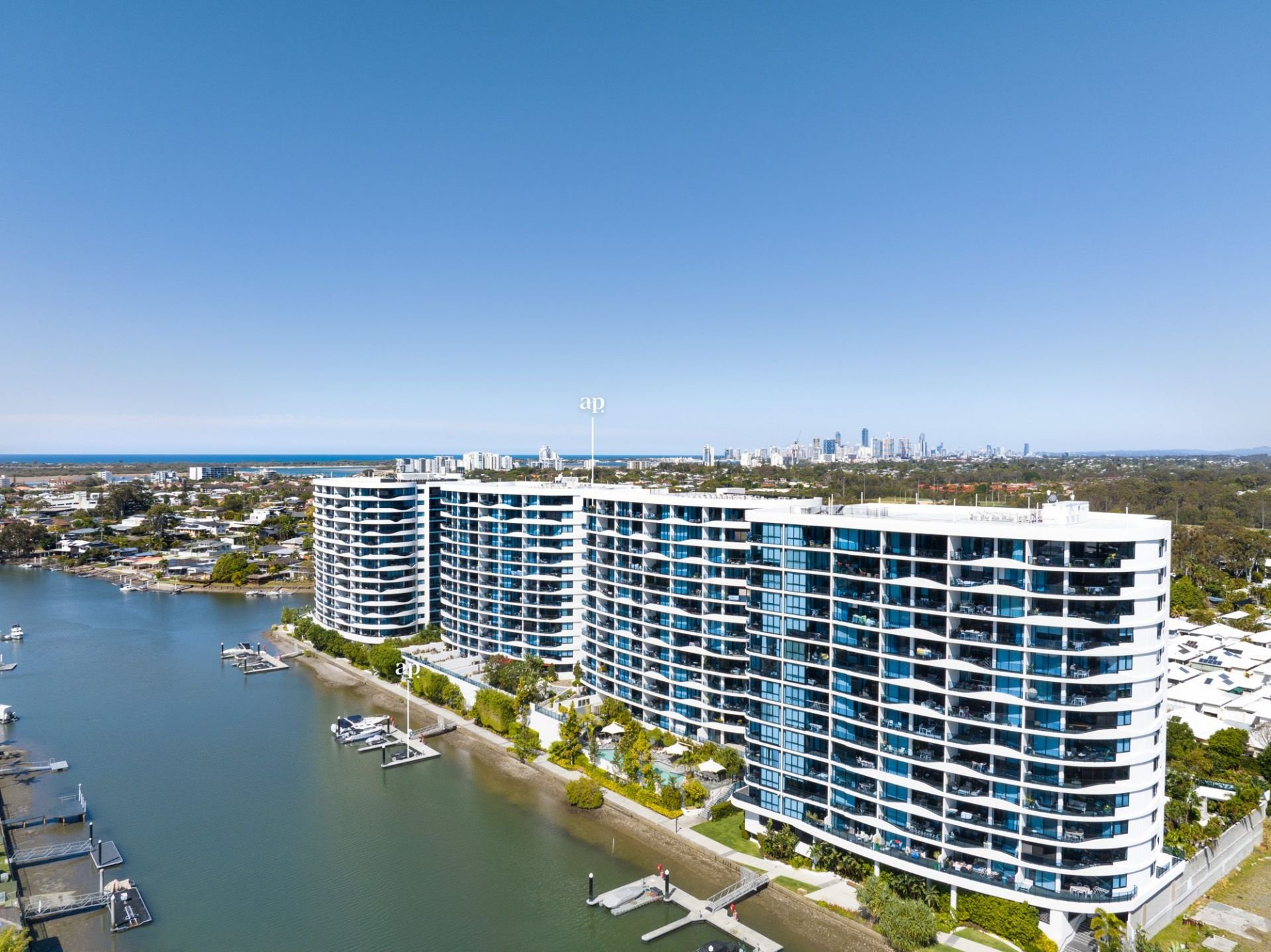 41306/5 Harbour Side Court, Biggera Waters | Amir Prestige Group