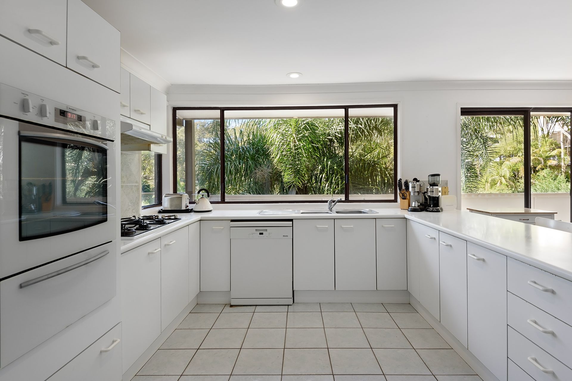 Real Estate For Lease - 15 Careel Bay Crescent - Avalon Beach , NSW