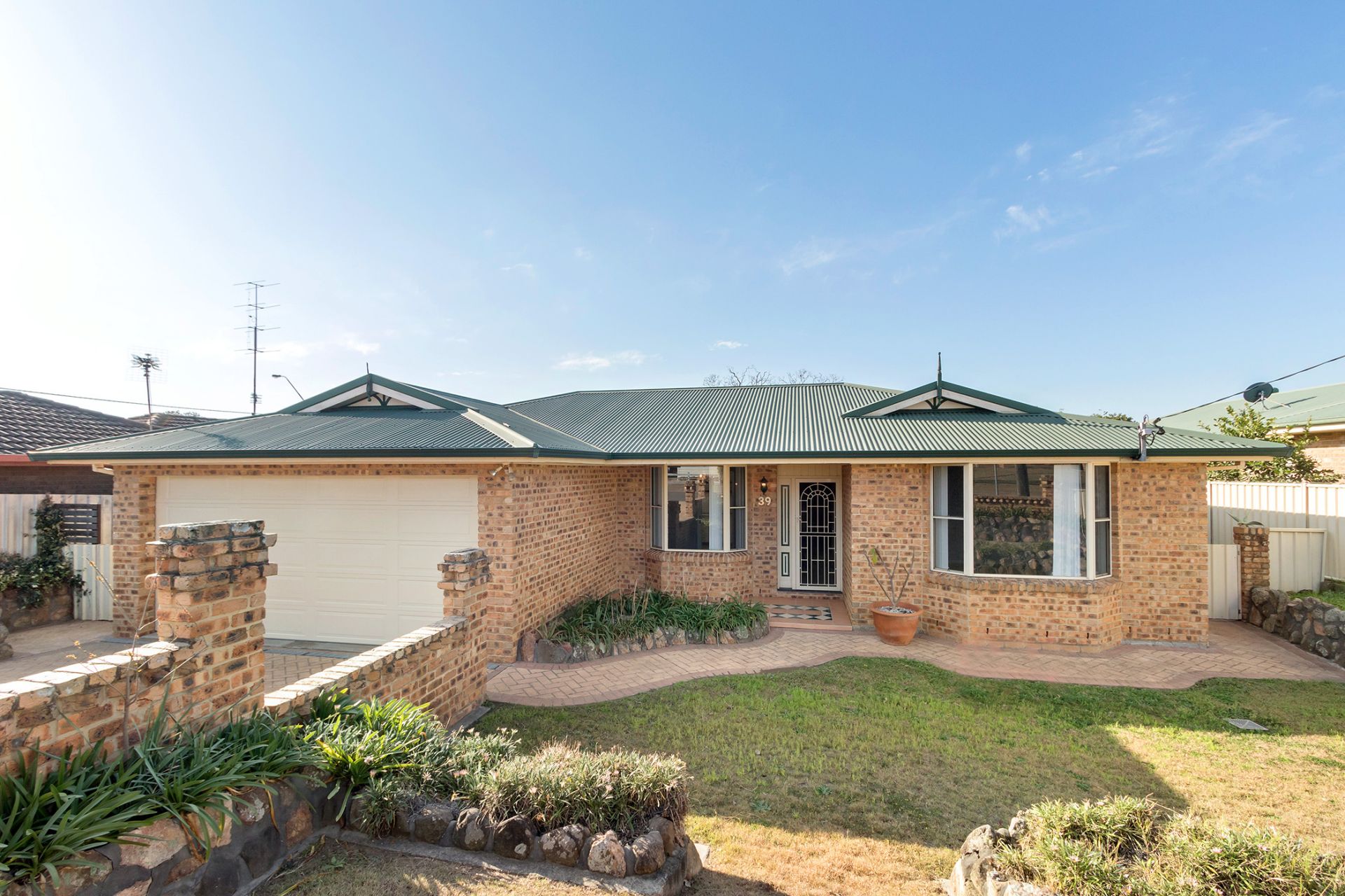 Real Estate For Lease - 39 Abermain Street - Pelaw Main , NSW