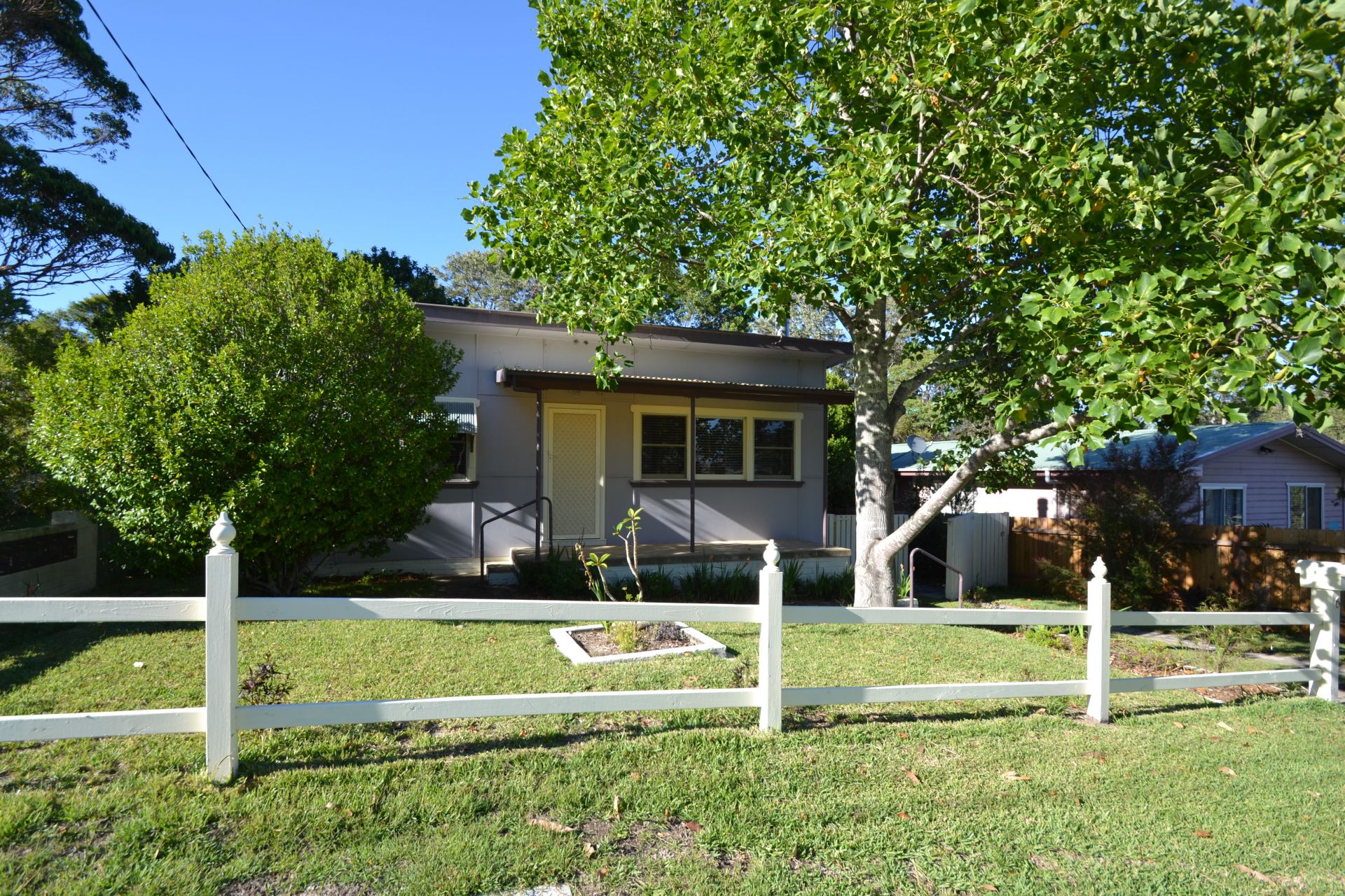 6 Ravenscliffe Avenue, Shoalhaven Heads | First National Coast ...