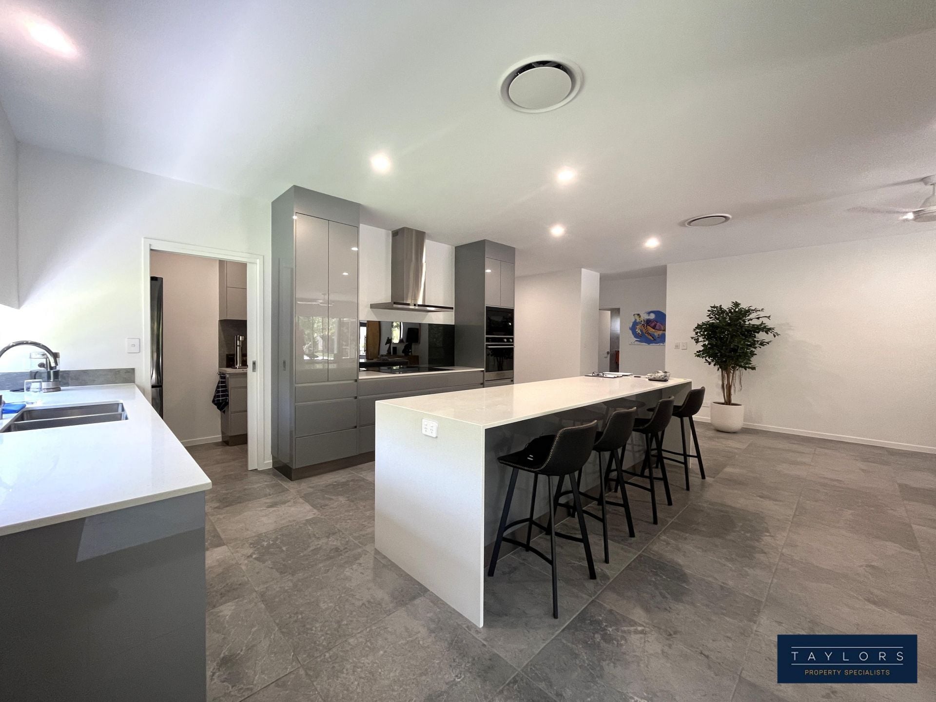 23 Nathan Court, Jubilee Pocket | Taylors Property Specialists