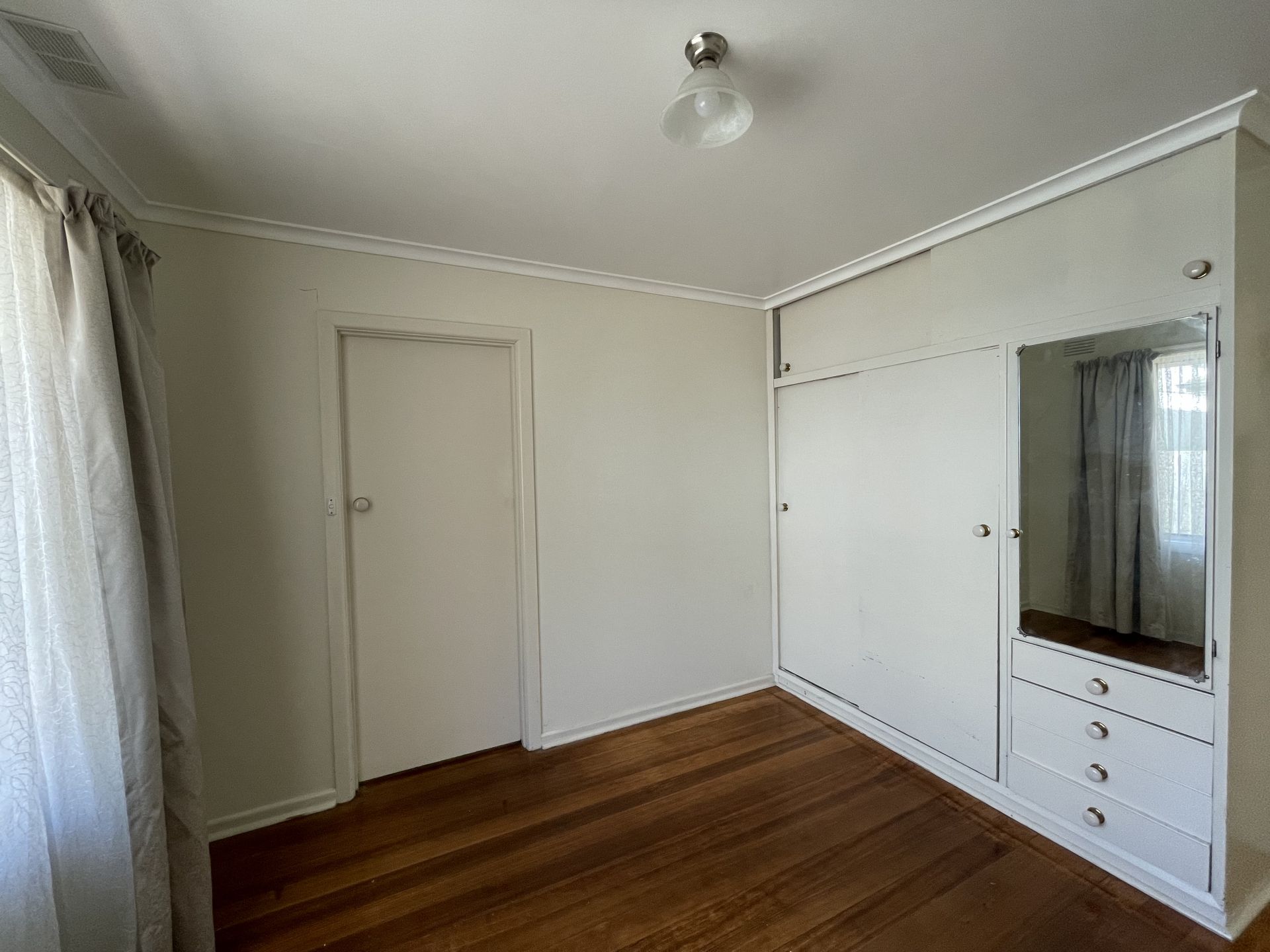 4/8 Station Street, SEAHOLME | Sweeney Estate Agents
