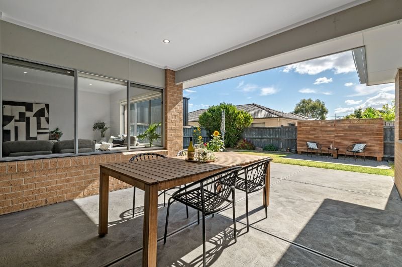 Real Estate For Sale - 4 Priory Way - Beveridge , VIC