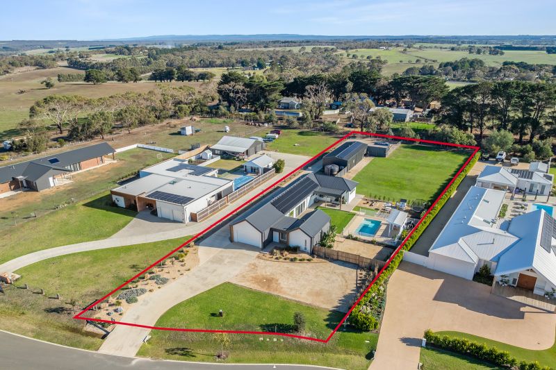 Real Estate For Sale - 26 Suffolk Drive - Bellbrae , VIC