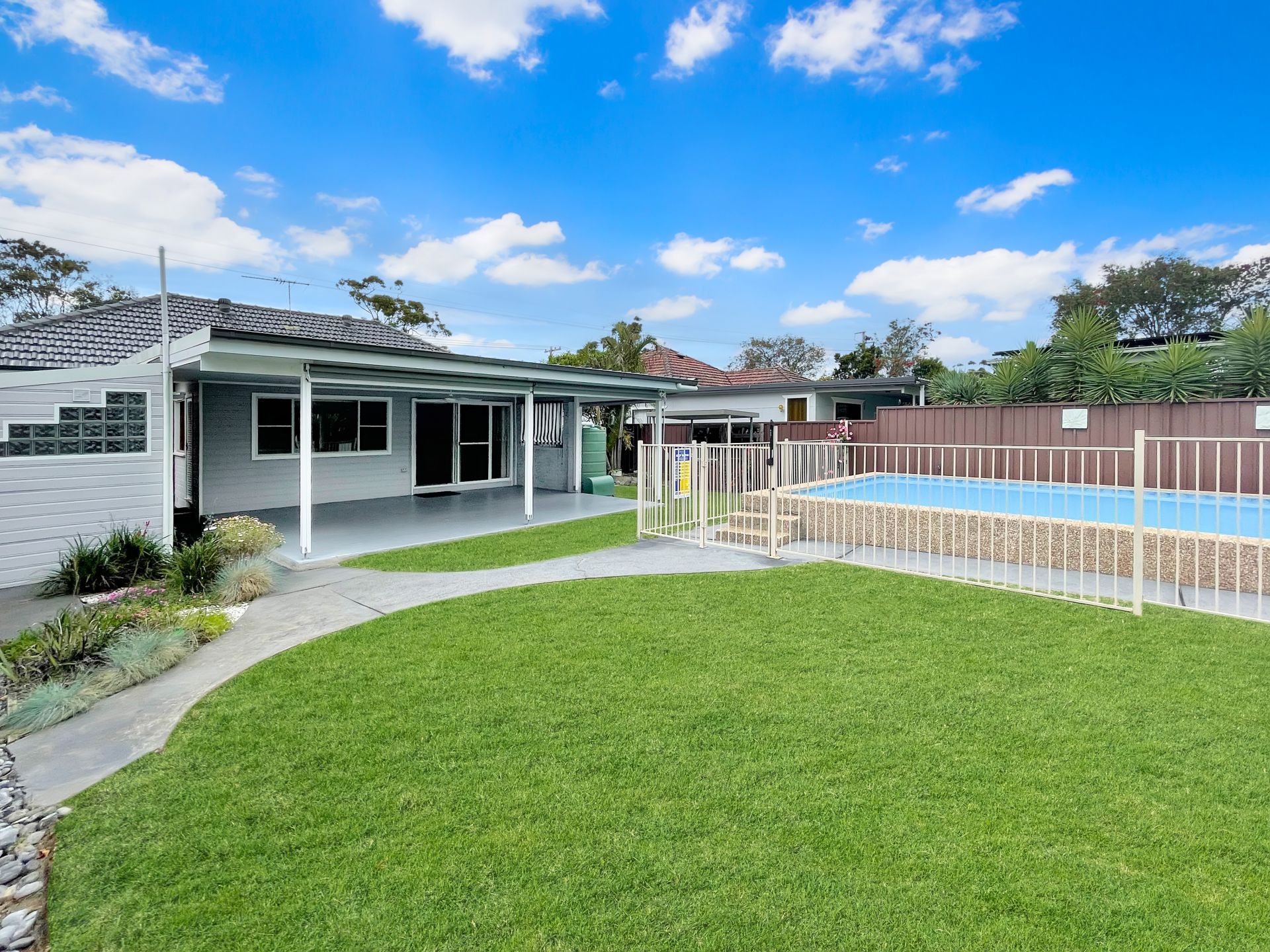 Real Estate For Lease - 17 Loftus Avenue - Loftus , NSW