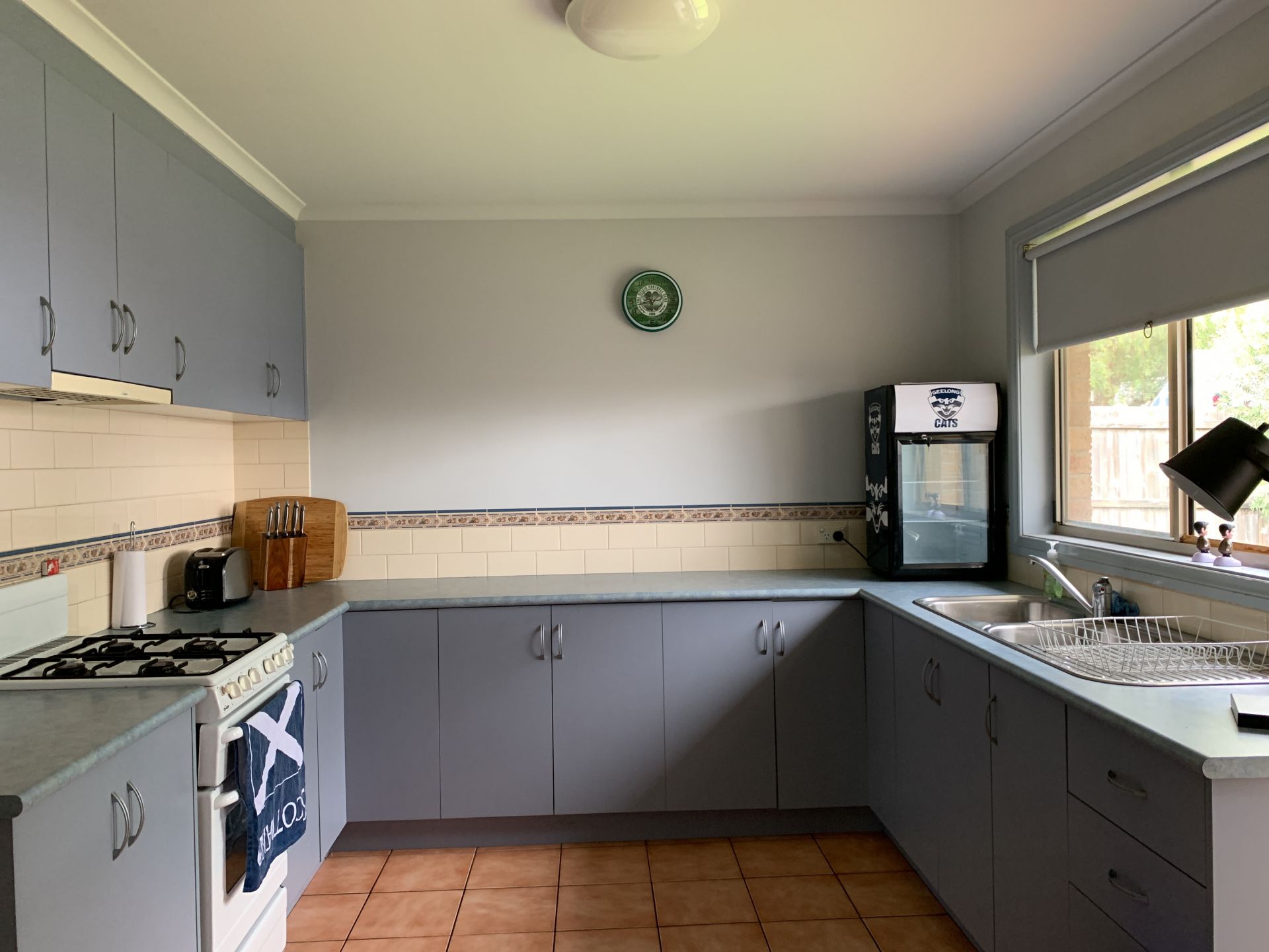 Real Estate For Lease - 2/7-9 Young Street - Lara , VIC