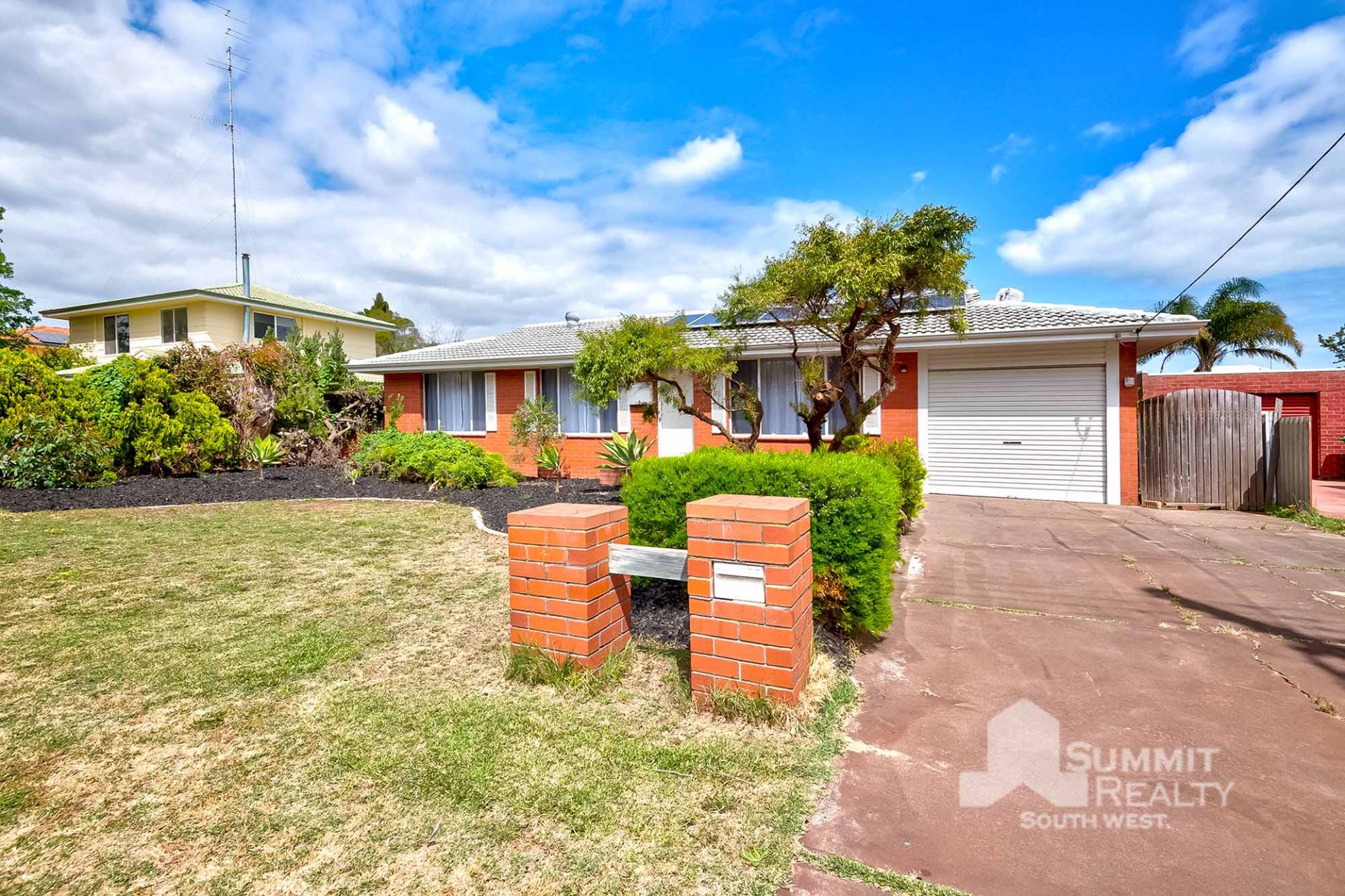 10 Flora Way, Carey Park | Summit Realty South West