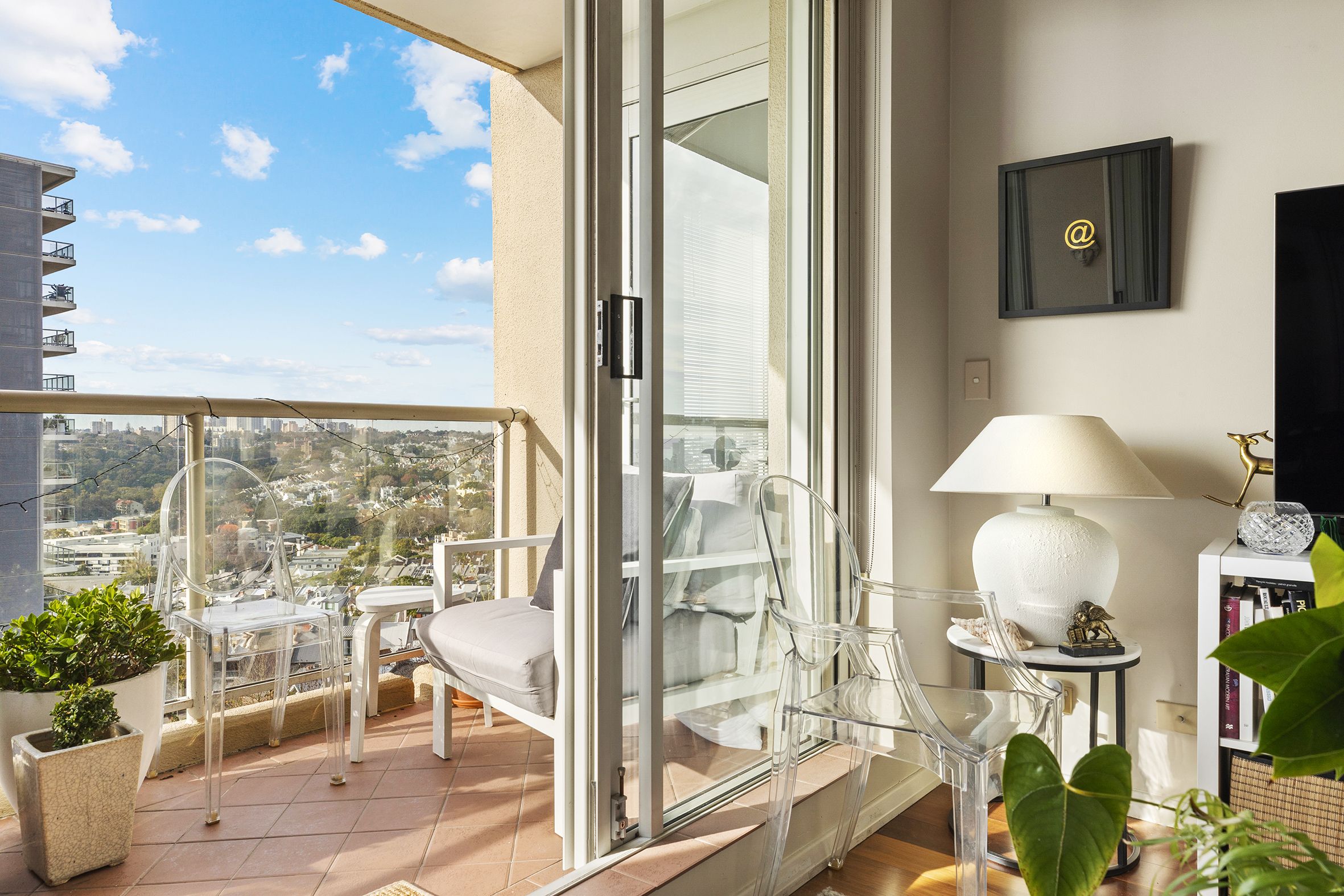 Sold - 1210/1 Kings Cross Road - Darlinghurst , NSW 2010