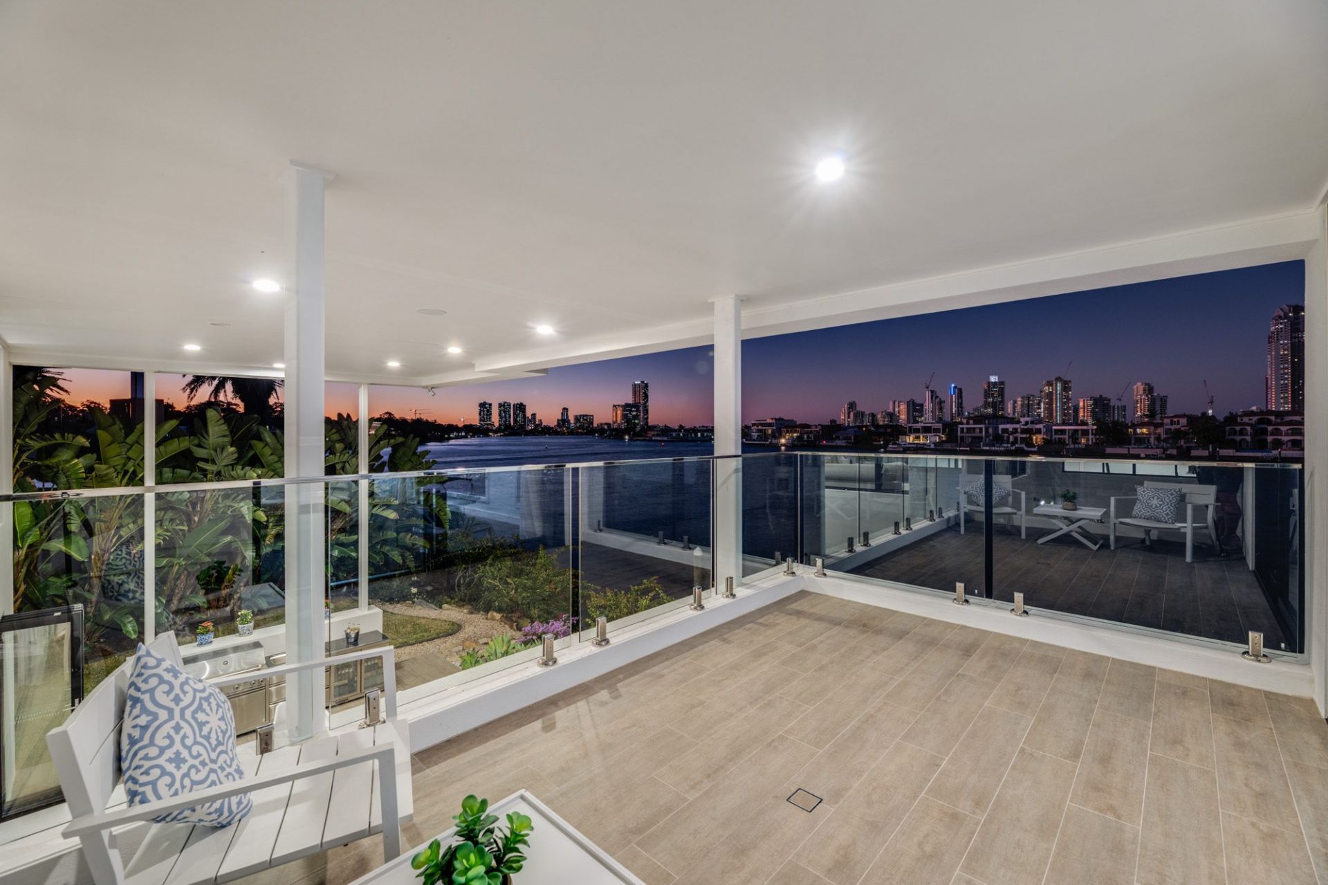 16 Southern Cross Drive, Surfers Paradise | Amir Prestige Group