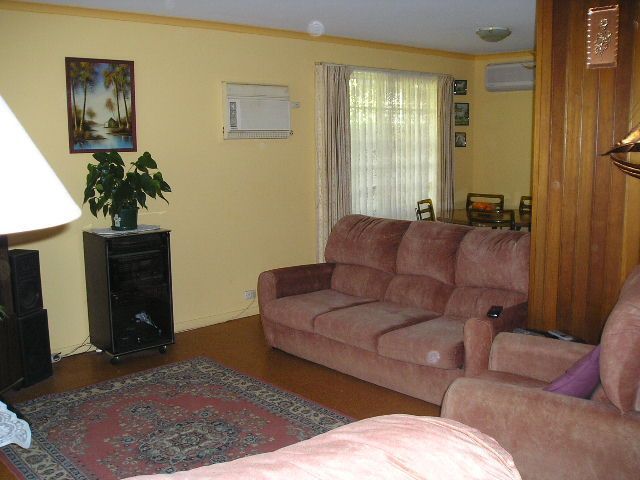 Real Estate For Sale - 38 Fenton Crescent - Minto , NSW