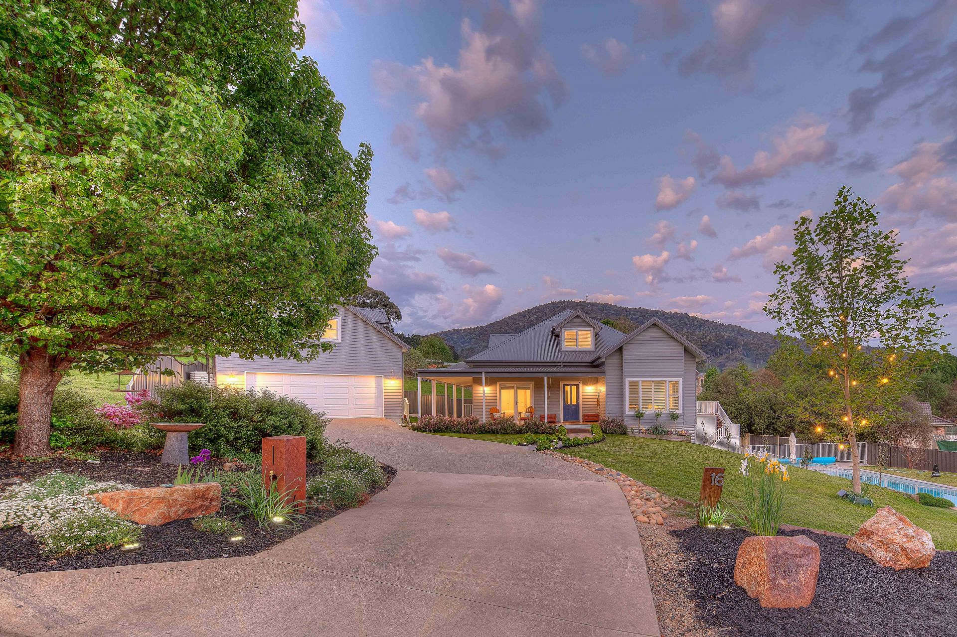 16 Mountain Mist Drive, Bright | Dickens Real Estate