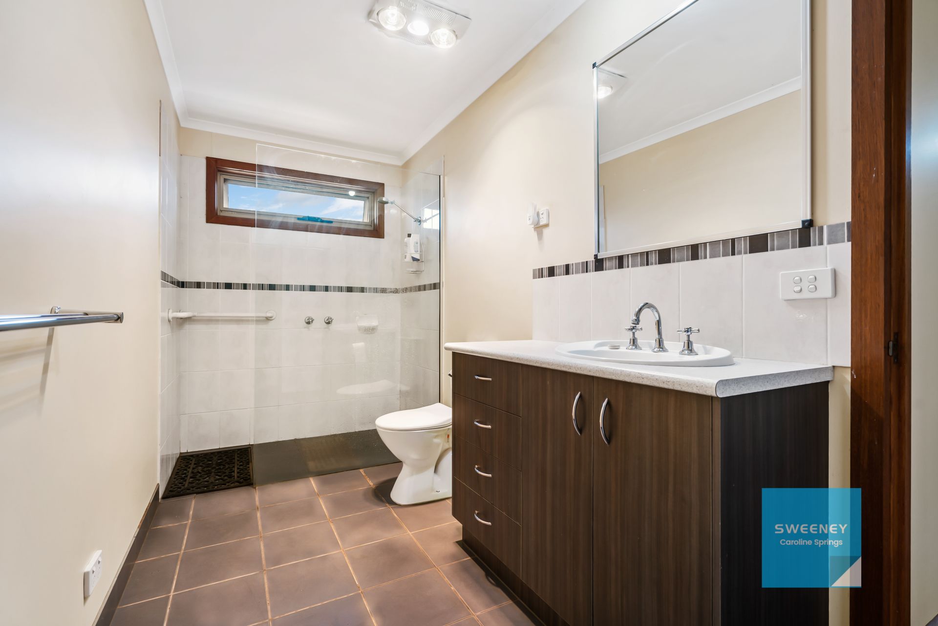 15 Gard Road, MOUNT COTTRELL | Sweeney Estate Agents