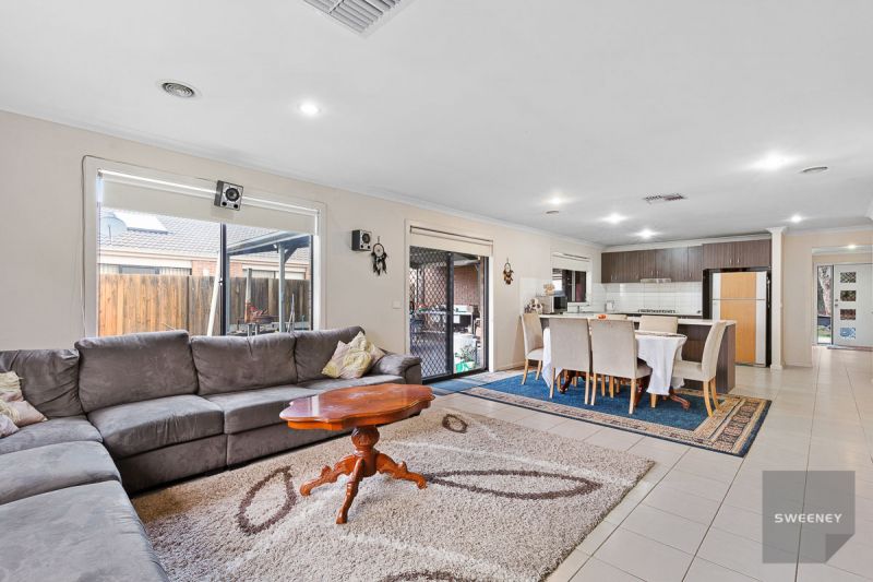 26 Duval Drive, Maddingley | Sweeney Estate Agents