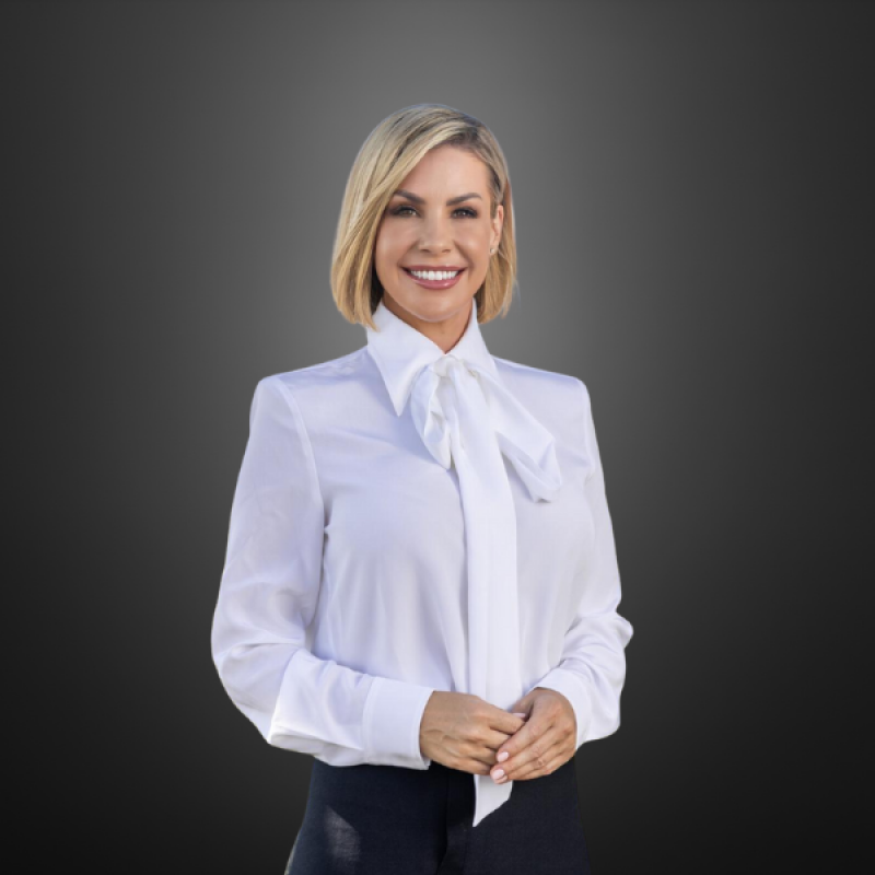 Carlie Mills | Amir Prestige Group