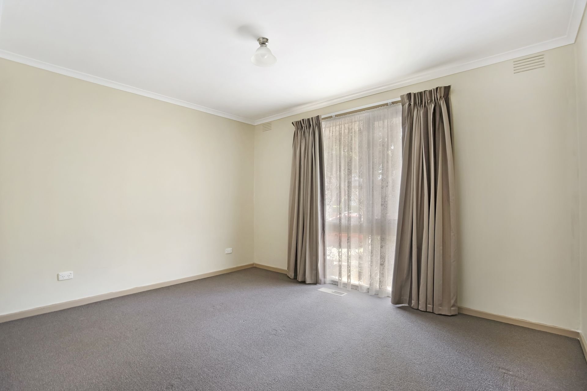 Real Estate For Lease - 15 Gloaming Court - Mill Park , VIC