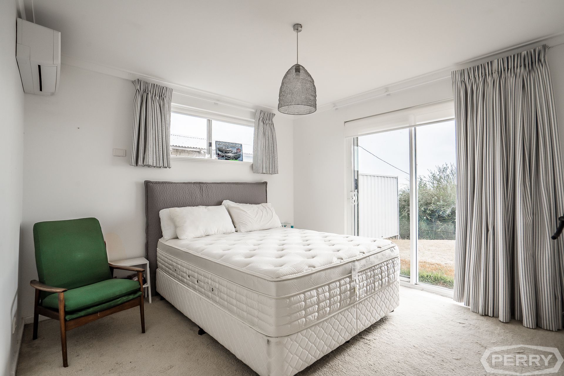 89 Spinaway Parade, Falcon | H.& N. PERRY