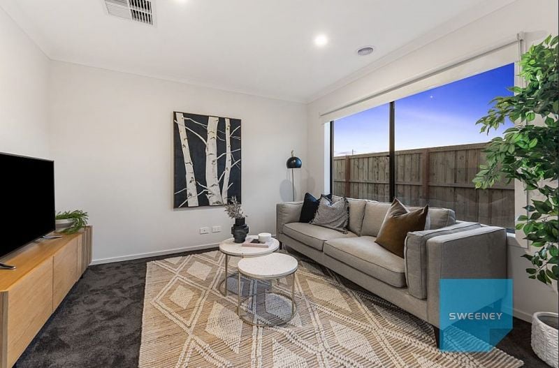 32 Anna Road, FRASER RISE | Sweeney Estate Agents