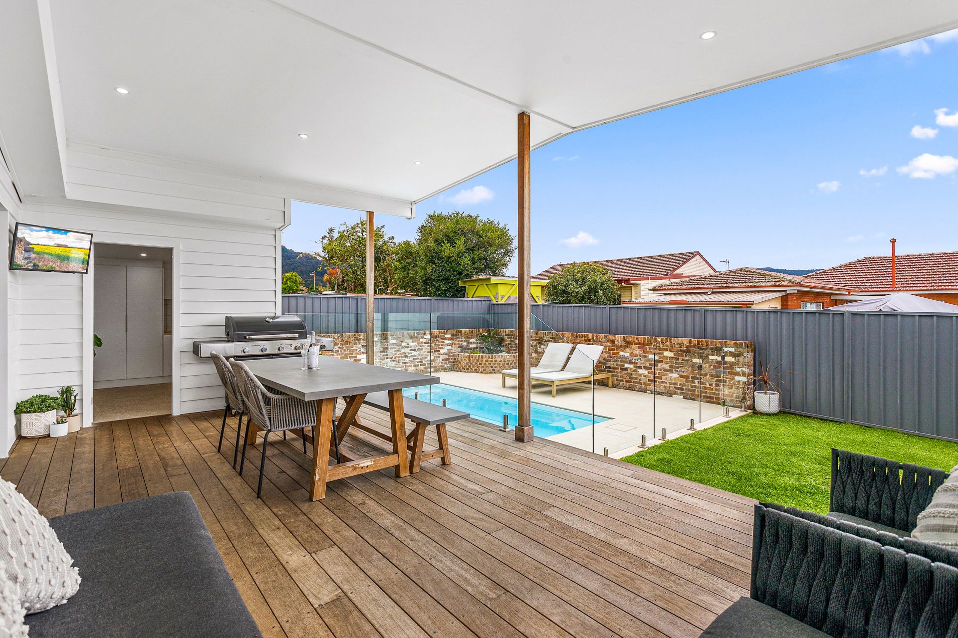 Real Estate For Sale - 92 Blackman Parade - Unanderra , NSW