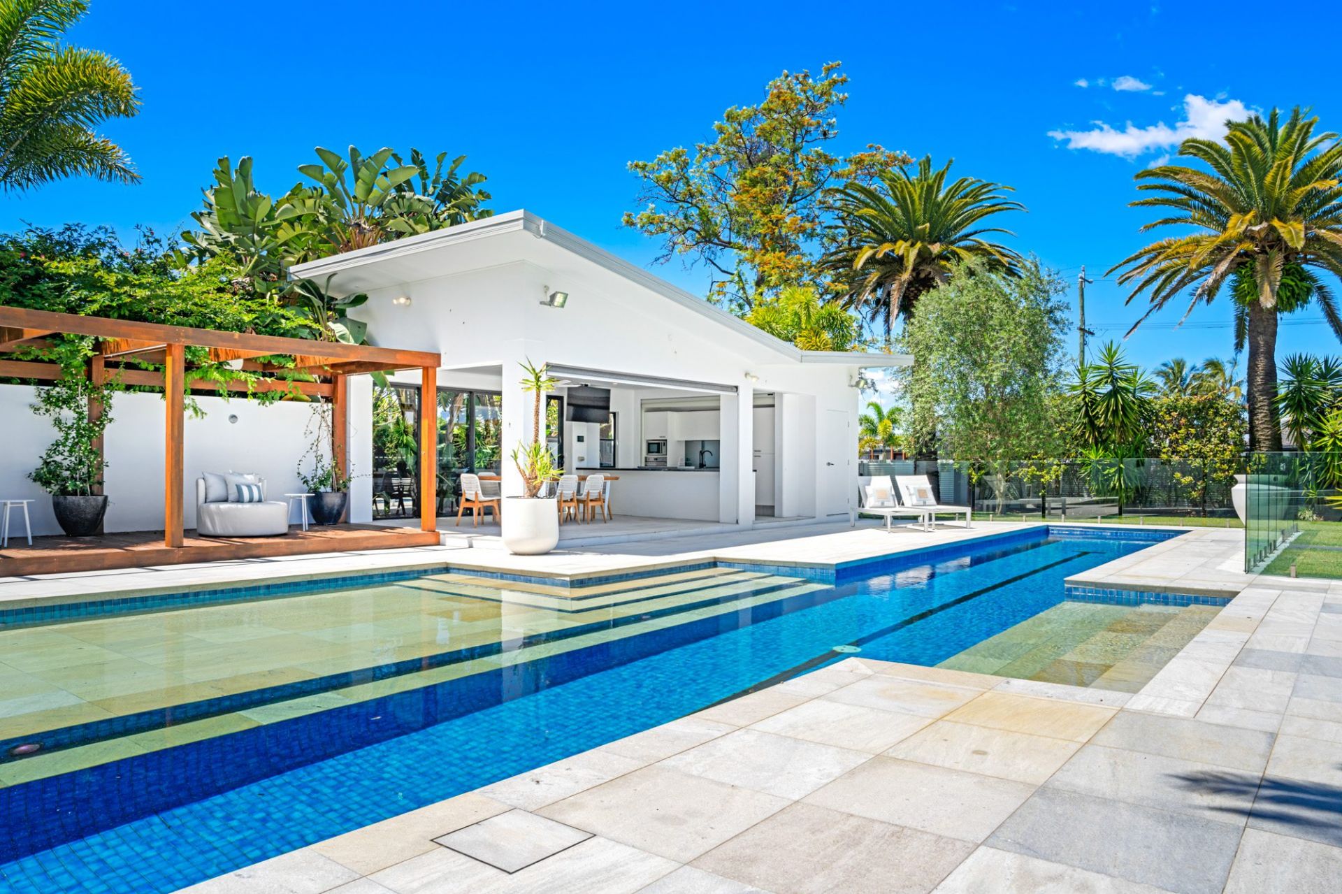 131-135 Monaco Street, Broadbeach Waters | Amir Prestige Group