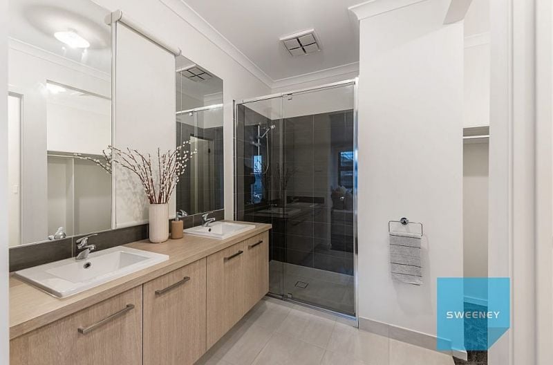 32 Anna Road, FRASER RISE | Sweeney Estate Agents