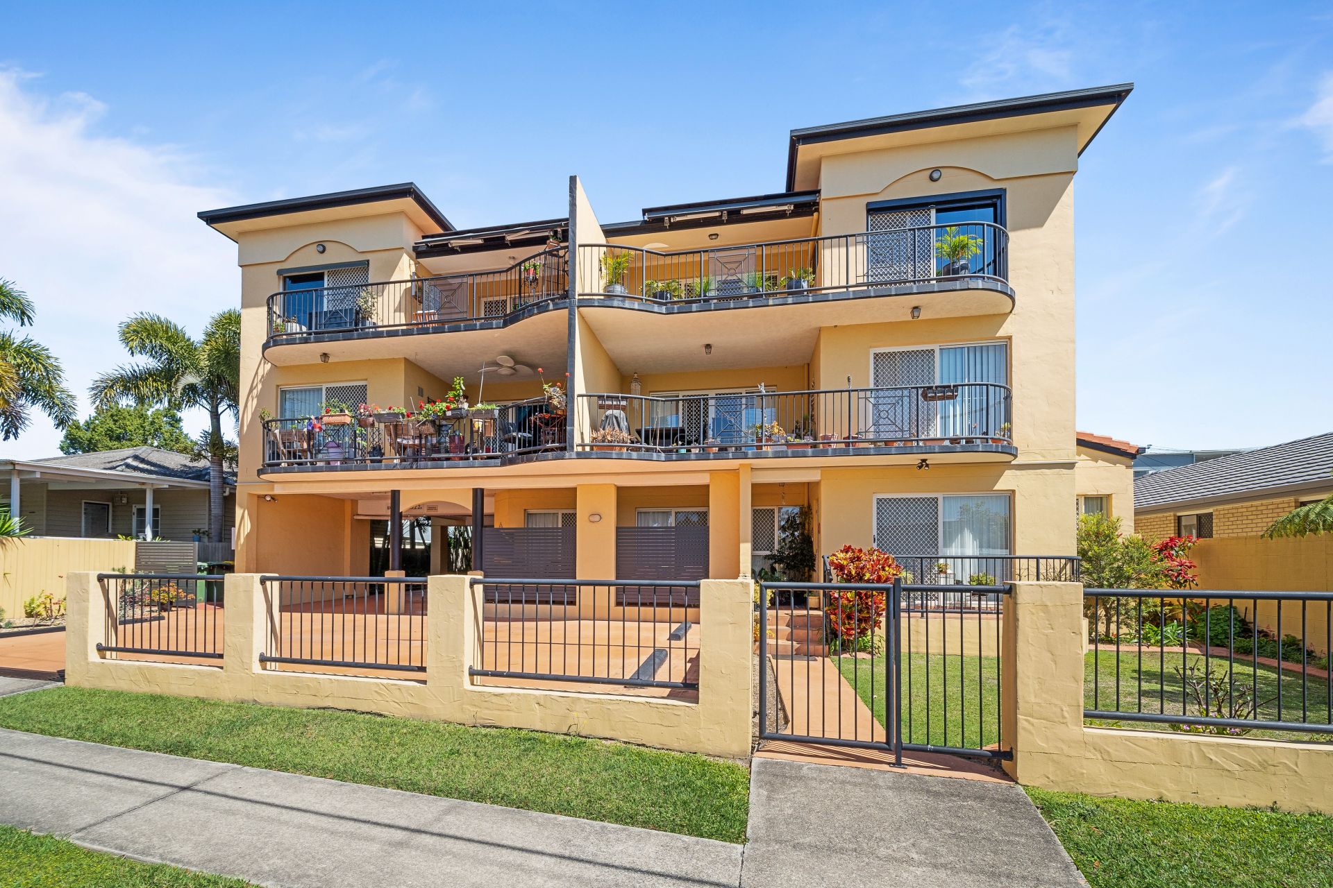 Real Estate For Sale - 7/13-15 Humpybong Esplanade - Redcliffe , QLD